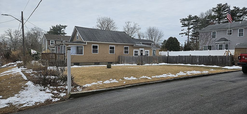 11 Osborne Ave, West Wareham, MA 02576 | Zillow