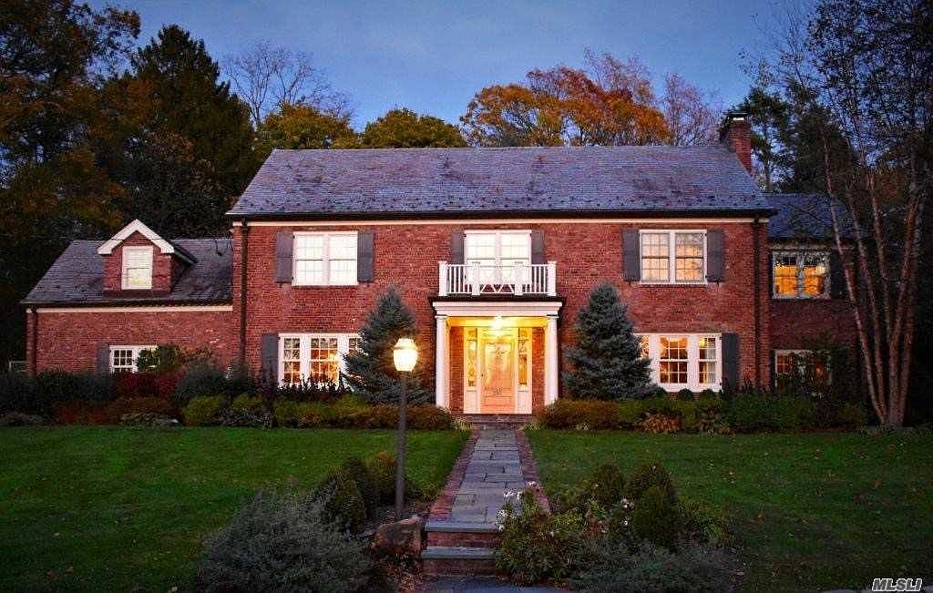 205 Circle Dr, Manhasset, NY 11030 | Zillow