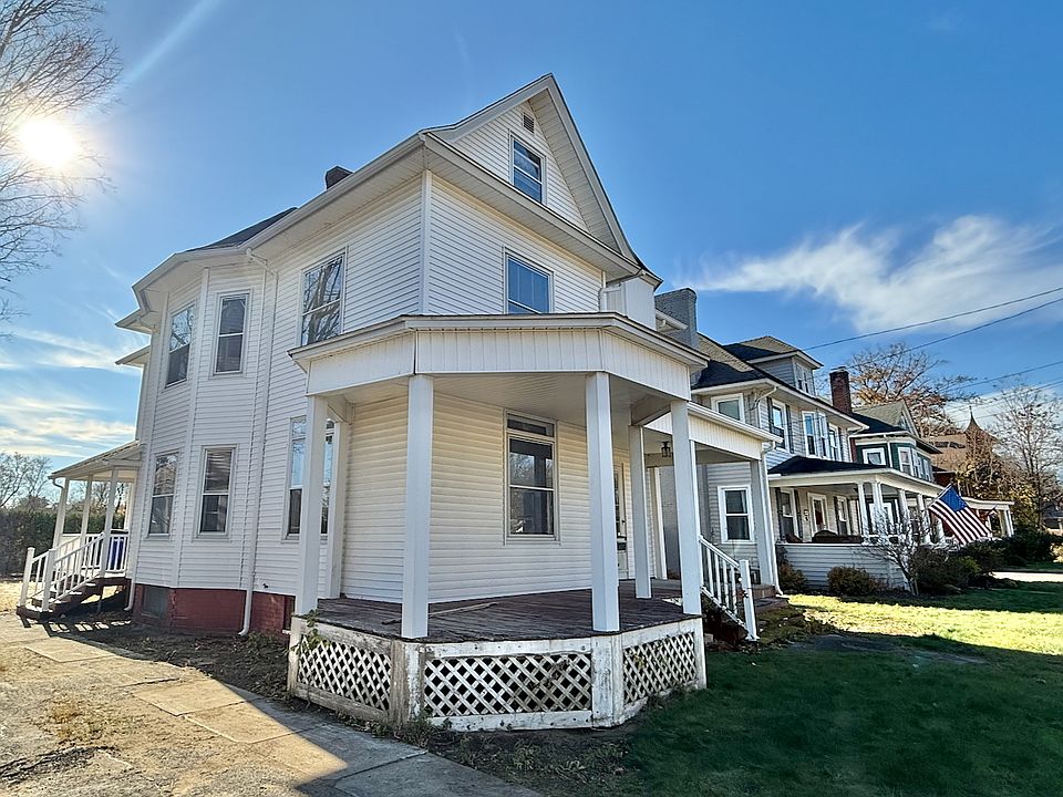 88 Spring St, Windsor Locks, CT 06096 | Zillow