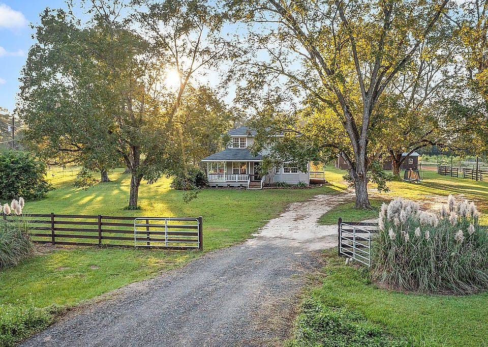 1404 County Road 173, Graceville, FL 32440 | Zillow