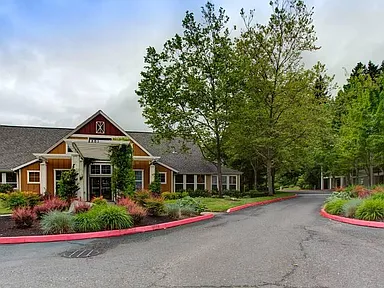 Commons at Verandas in Tanasbourne Apartments - 2501 NE Overlook Dr ...
