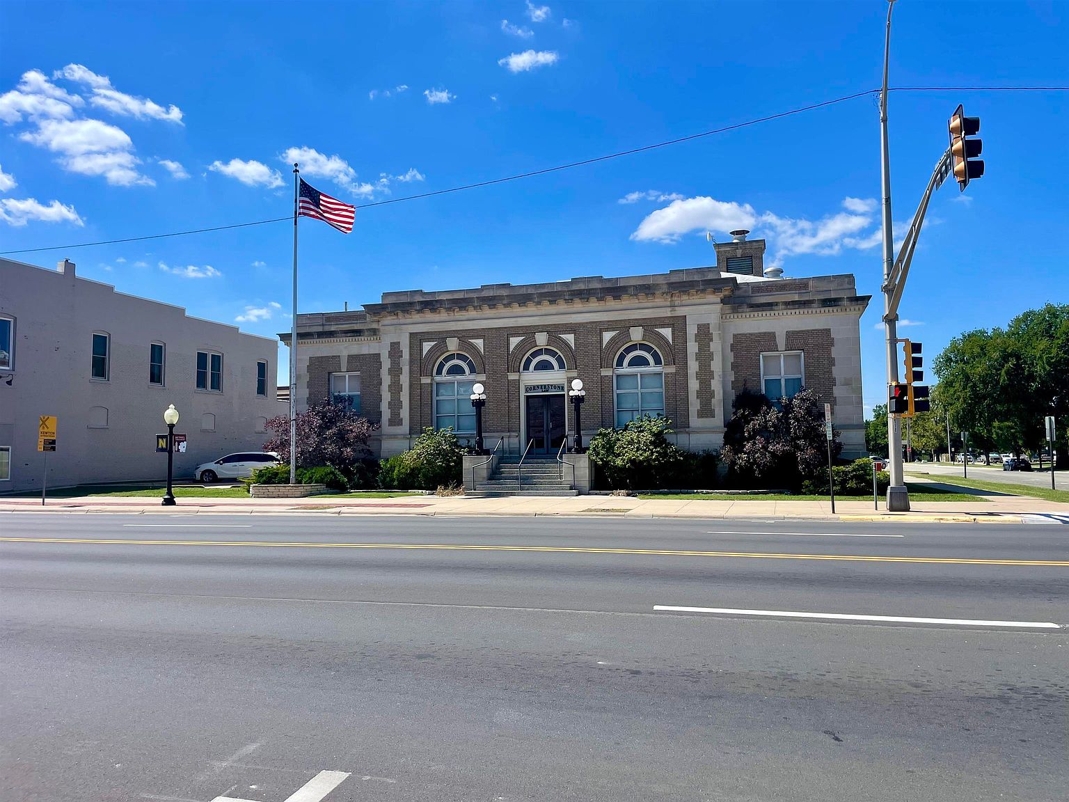 725 N Main St, Newton, KS 67114 | Zillow