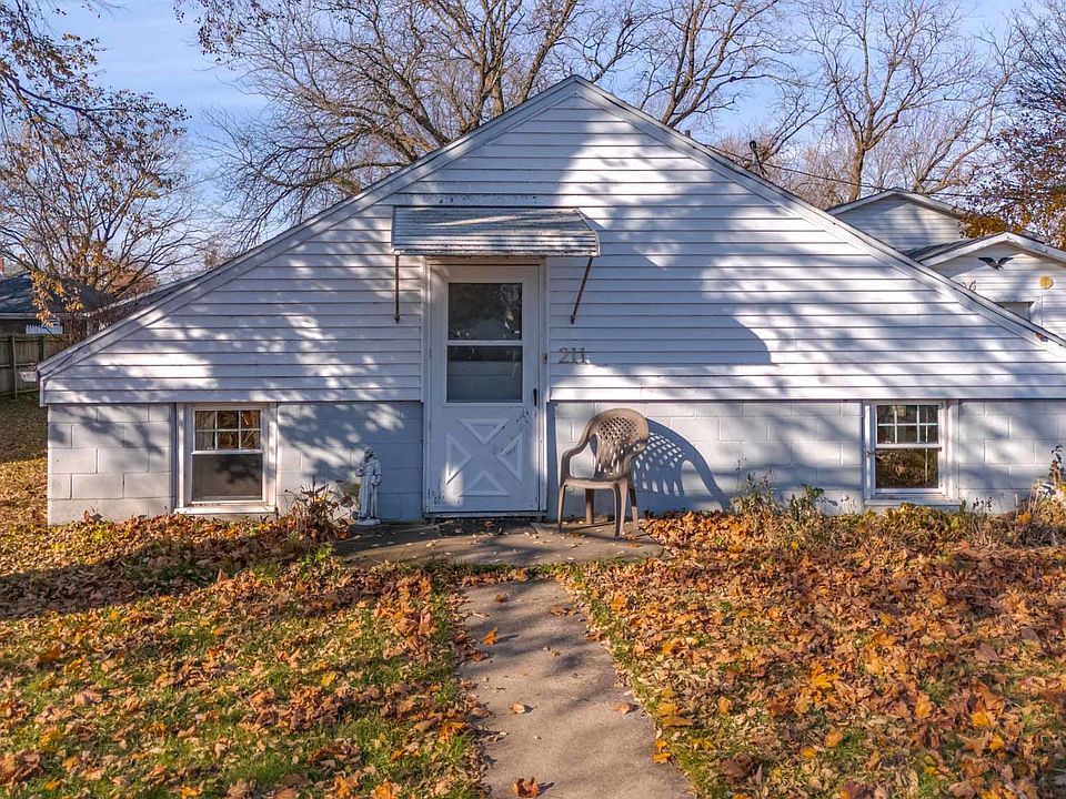 211 N Harrison St, Flanagan, IL 61740 | Zillow