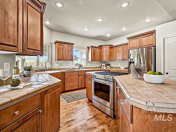 2056 S Ridge Point Way, Boise, ID 83712 | MLS #98884267 | Zillow