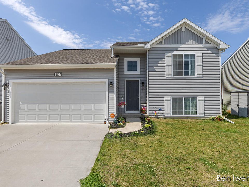 2637 Sage Wing Dr, Kentwood, MI 49508 | Zillow