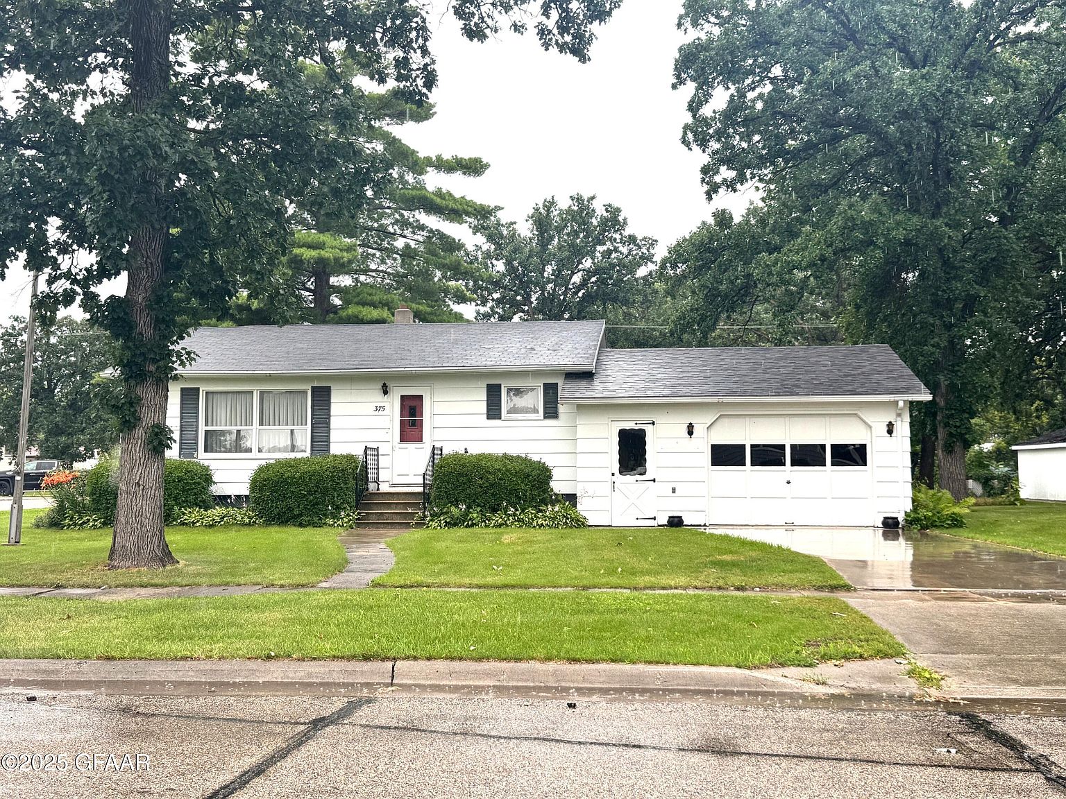 374 S 2nd St, Pembina, ND 58271 | Zillow