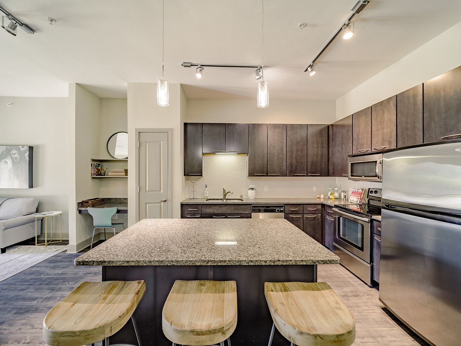1900 Hi Line Dr APT 280, Dallas, TX 75207 | Zillow
