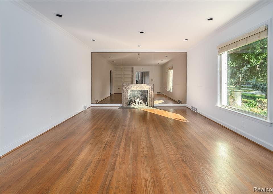 6160 W Surrey Rd, Bloomfield Hills, MI 48301 | MLS #20221043725 | Zillow