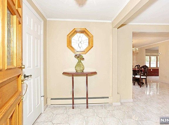 4 Roberts Rd, Montvale, NJ 07645 | MLS #24009664 | Zillow