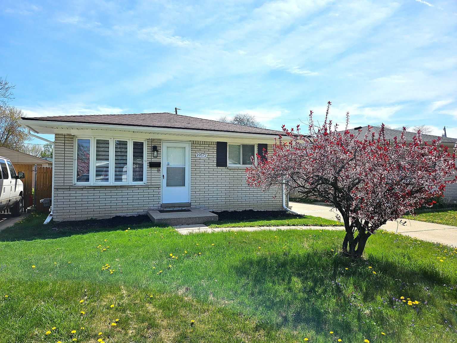 19572 Williamson St, Clinton Township, MI 48035 | MLS #20250028896 | Zillow