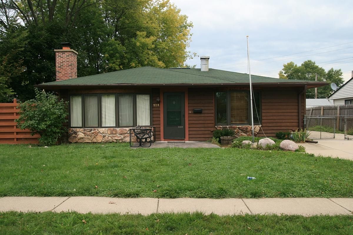 121 E Dennis Rd, Wheeling, IL 60090 | Zillow