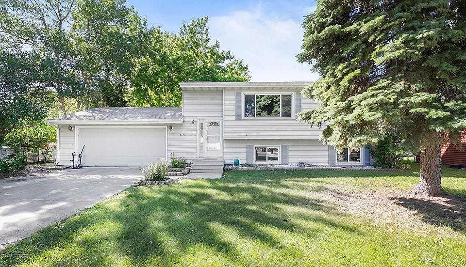 2138 Meadow Ridge Ct, West Fargo, ND 58078 | Zillow