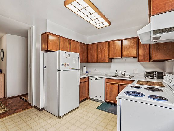 530 Hinman Ave APT 2B, Evanston, IL 60202 | MLS #11612150 | Zillow