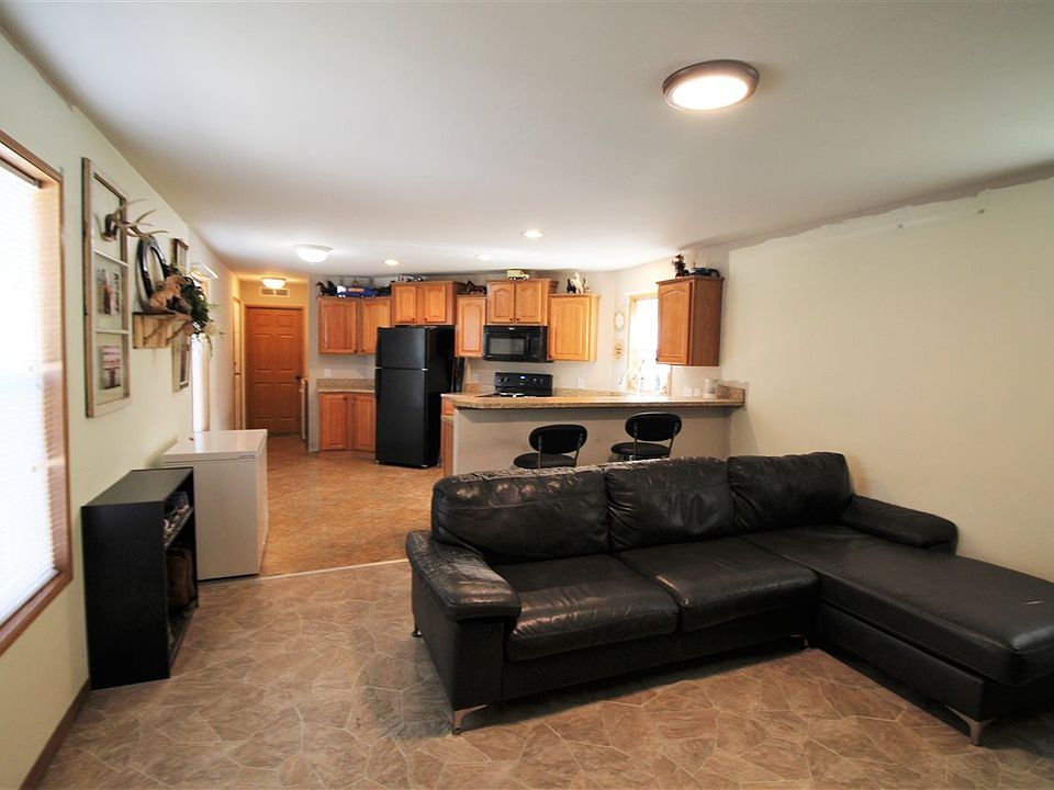 1325 27th St SE, Minot, ND 58701 | Zillow
