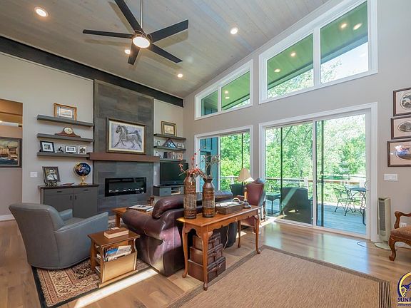 6924 SW 40th St, Topeka, KS 66610 | MLS #230518 | Zillow