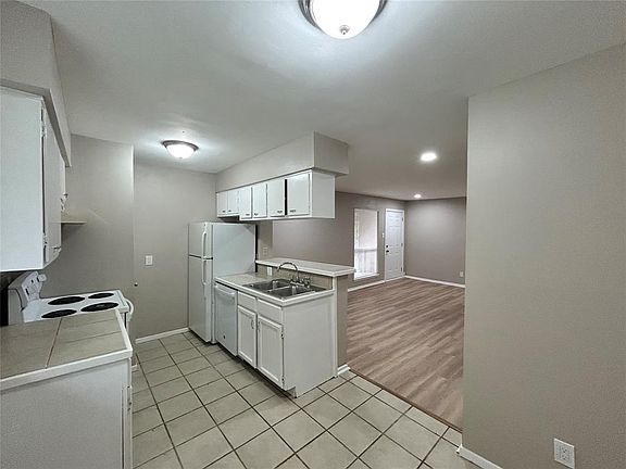 1412 Hawthorne St APT 2, Houston, TX 77006 | Zillow