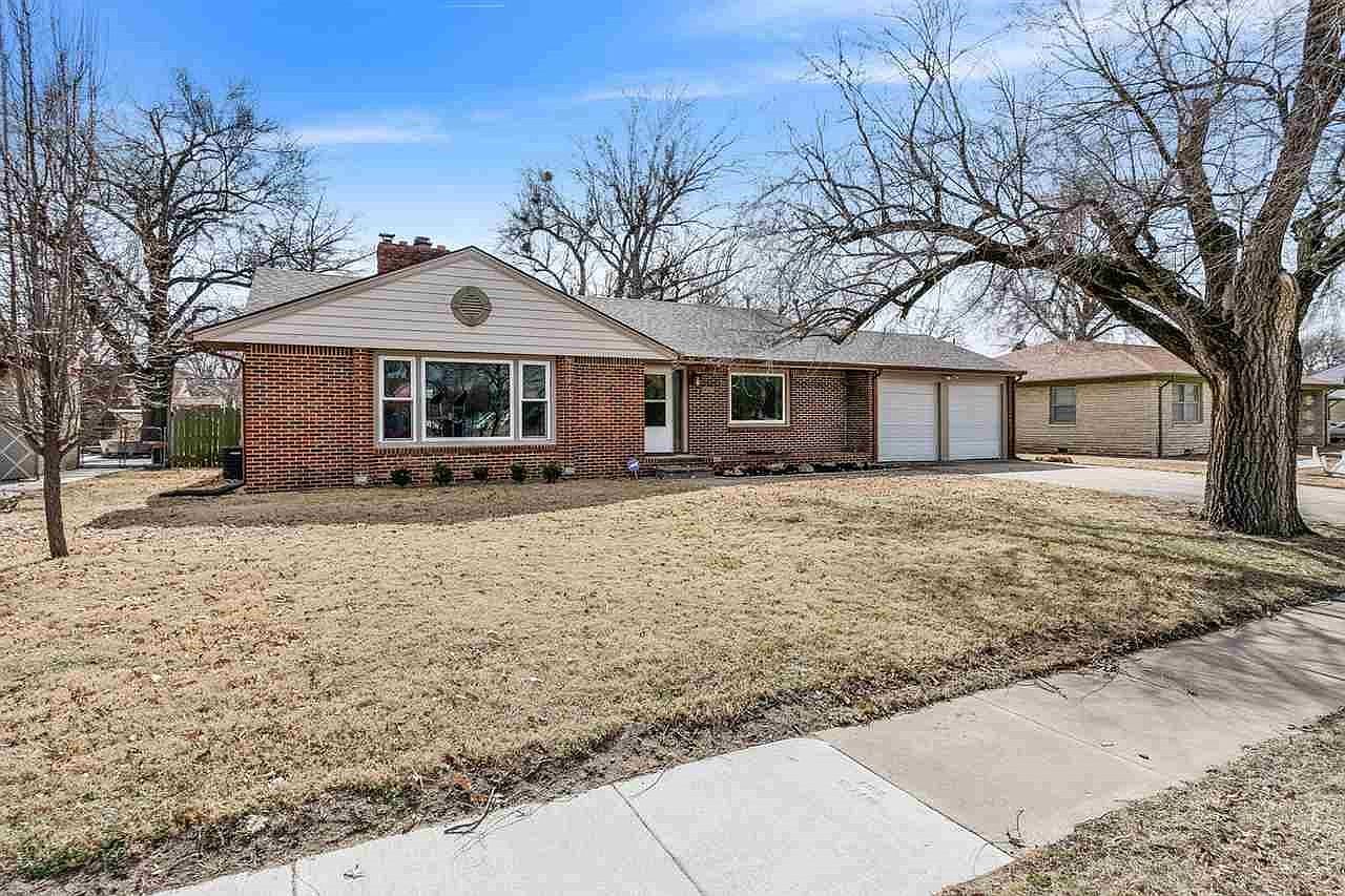 3025 E Menlo Dr, Wichita, KS 67211 | Zillow