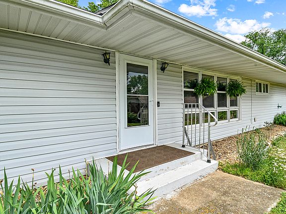 1020 Walnut Street, Cabool, MO 65689 | Zillow