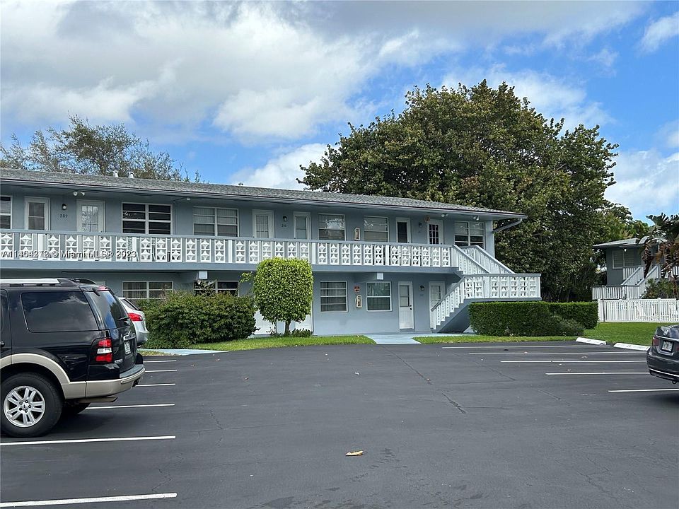 751 Pine Dr APT 210, Pompano Beach, FL 33060 | MLS #A11404312 | Zillow
