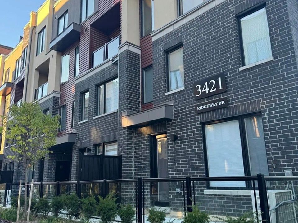 3421 Ridgeway Dr #10, Mississauga, ON L5L 0C1 | Zillow