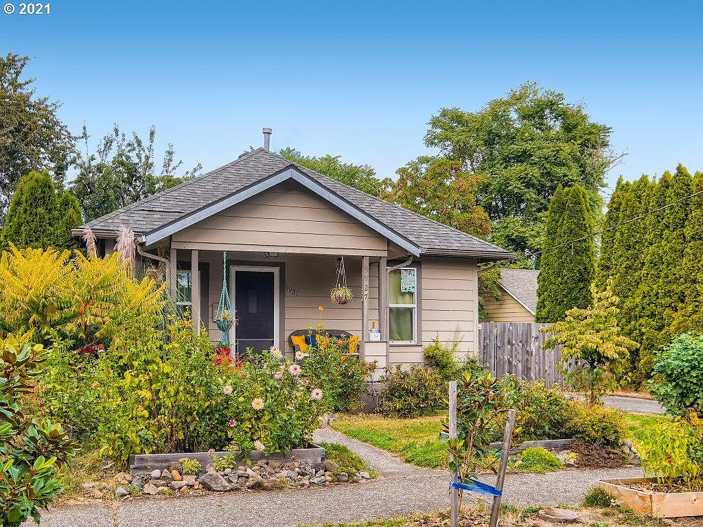9927 SE Ellis St, Portland, OR 97266 | Zillow
