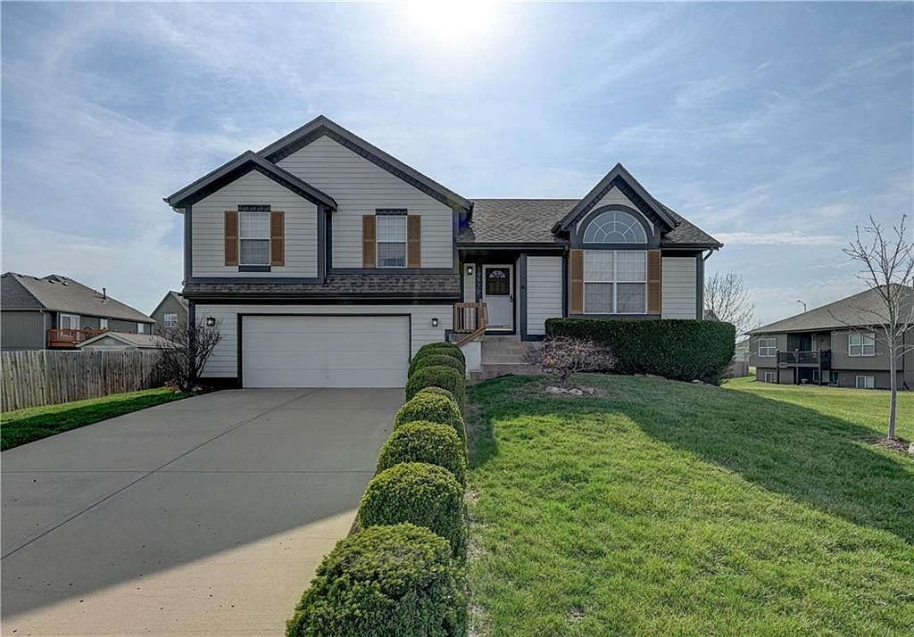 19970 Falcon Ridge Dr, Spring Hill, KS 66083 | Zillow