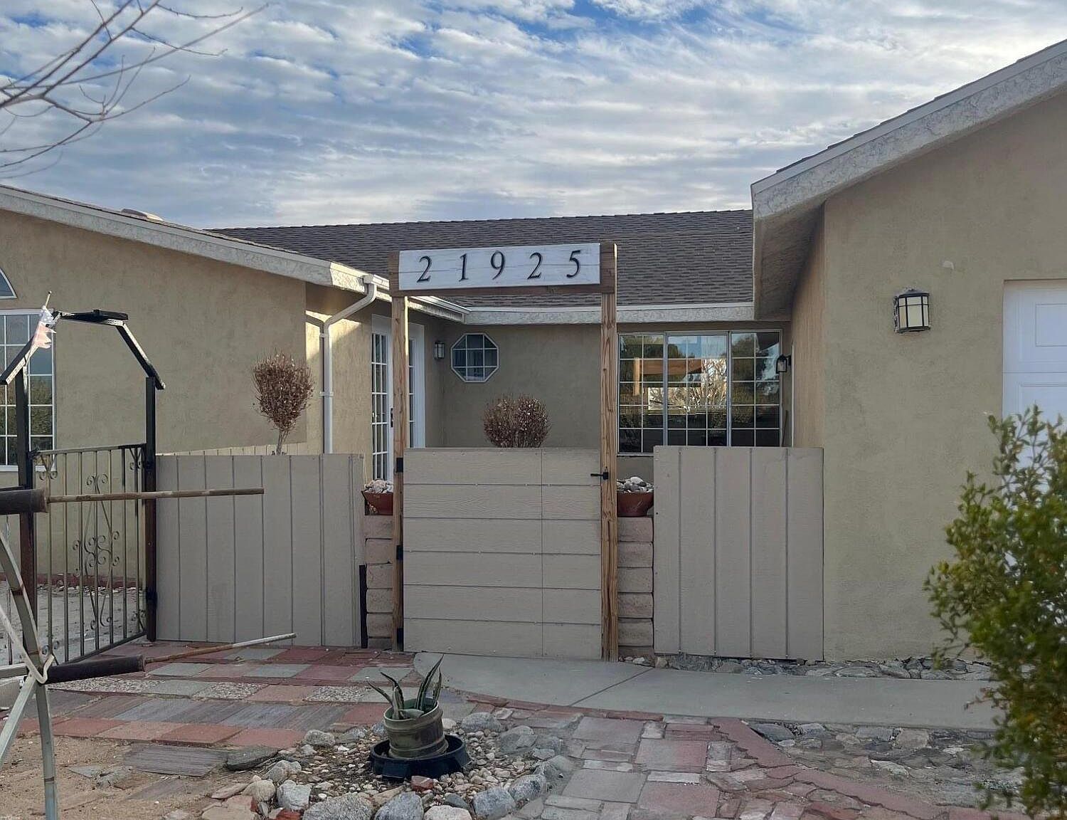 21925 Fort Tejon Rd, Llano, CA 93544 | MLS #25001342 | Zillow