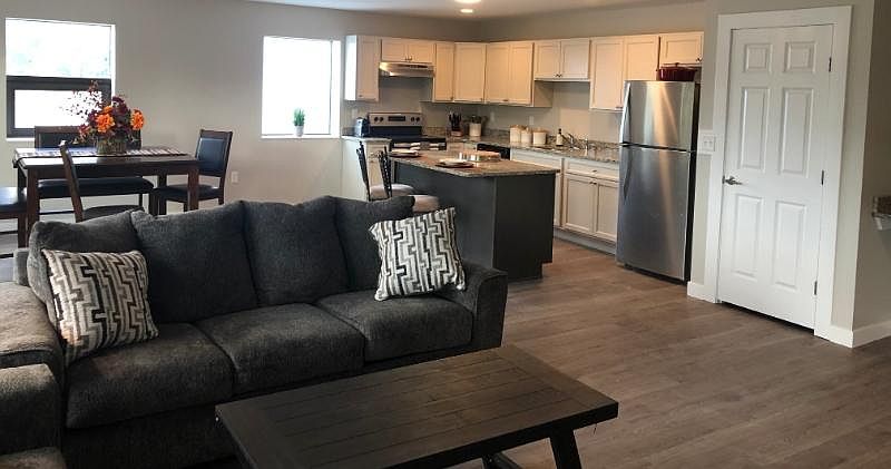 67 Central St, Manchester, NH 03101 | Zillow