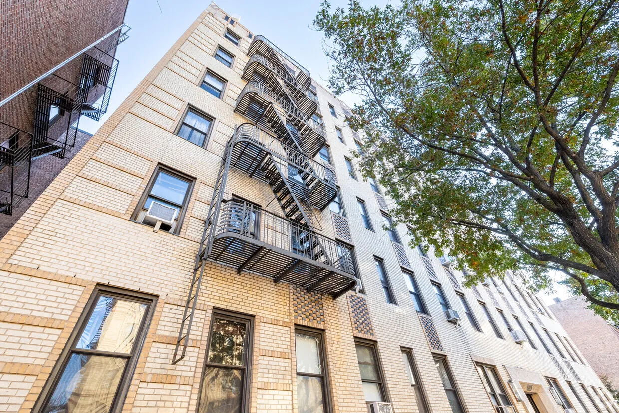 687 West 204th Street #3D in Inwood, Manhattan | StreetEasy