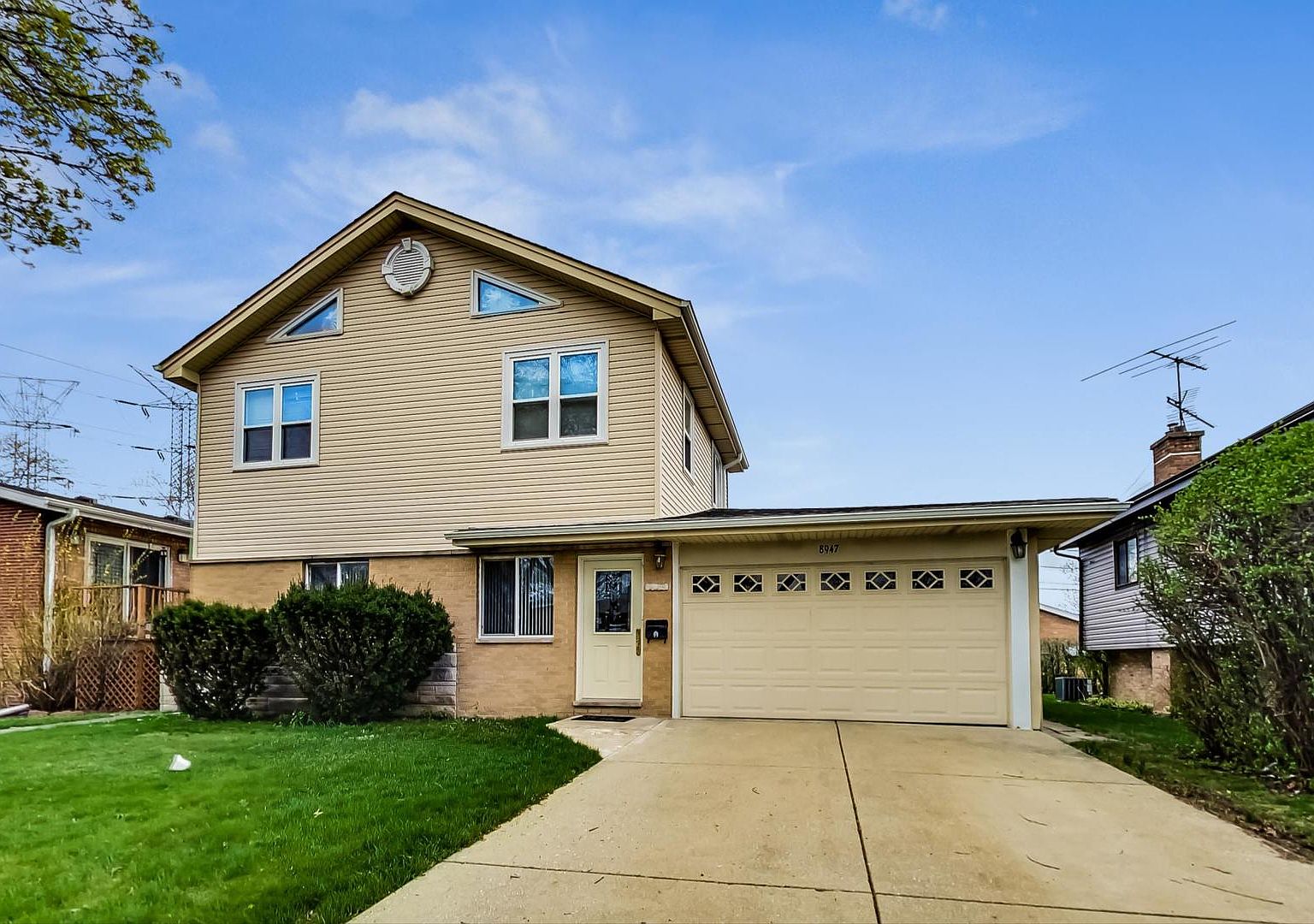 8947 Cherry Ave, Morton Grove, IL 60053 | Zillow