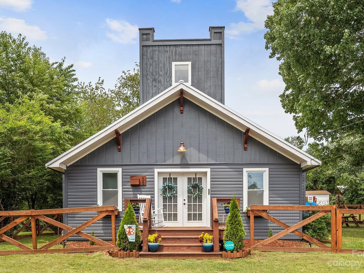 32 Stuart St, Canton, NC 28716 | Zillow