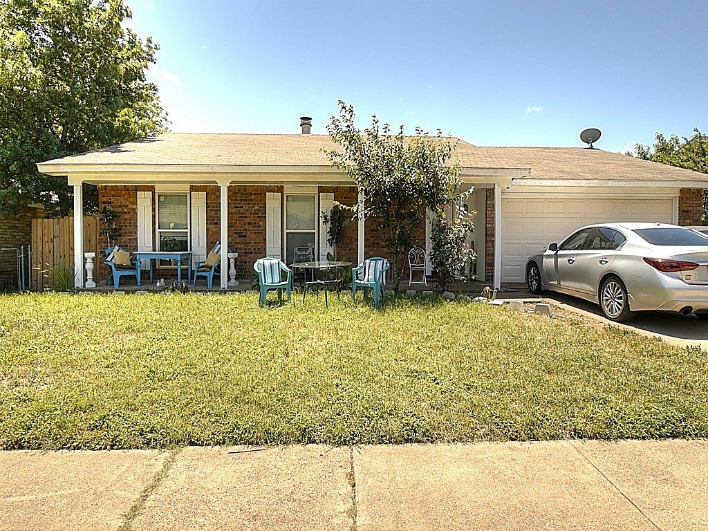 1813 Country Manor Rd, Fort Worth, TX 76134 | Zillow