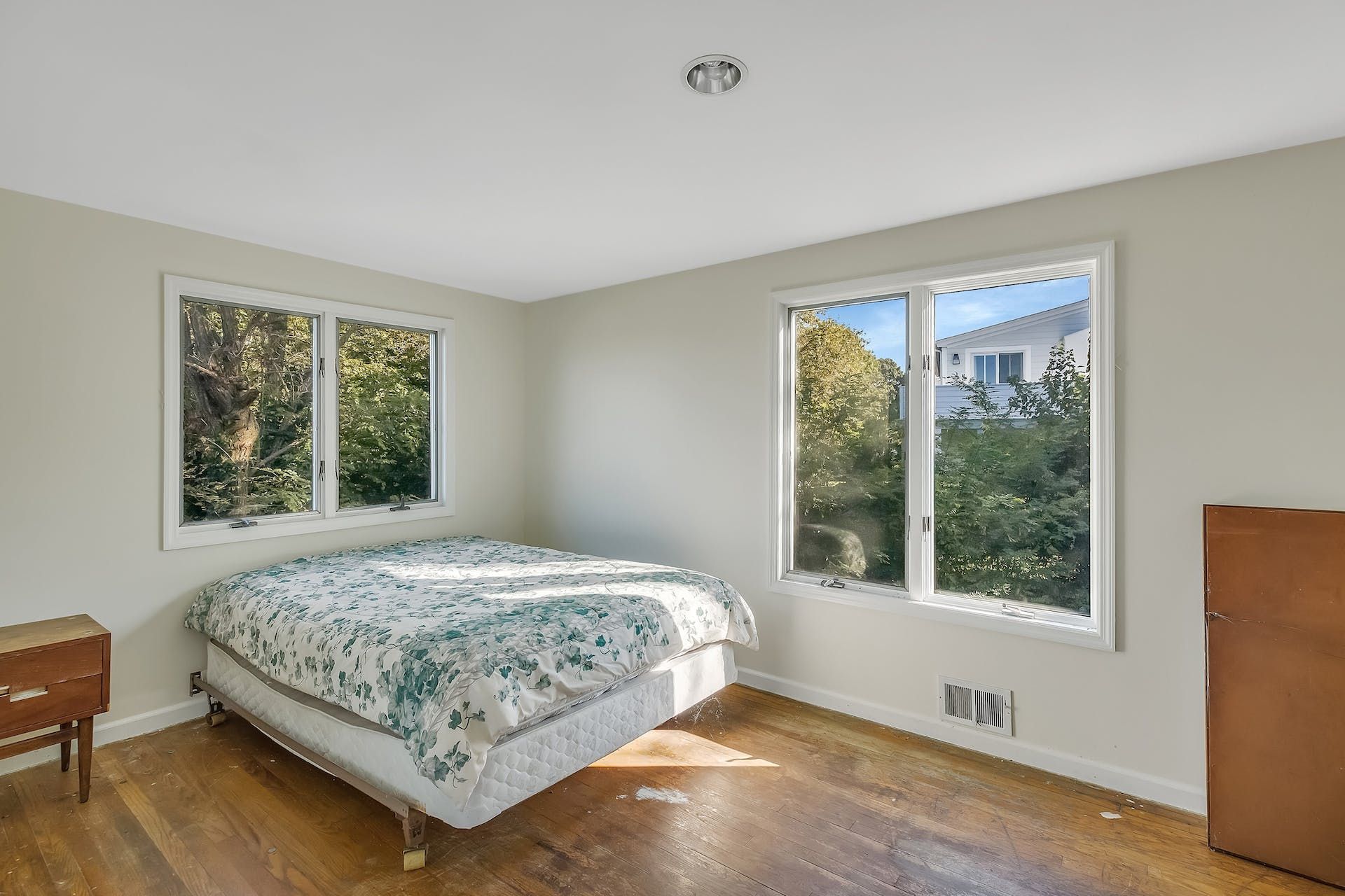 14 Hildreth Pl, Hampton Bays, NY 11946 | Out East