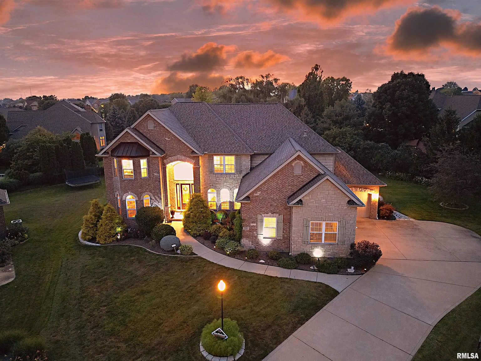 7021 Stratton Ct, Peoria, IL 61615 | Zillow