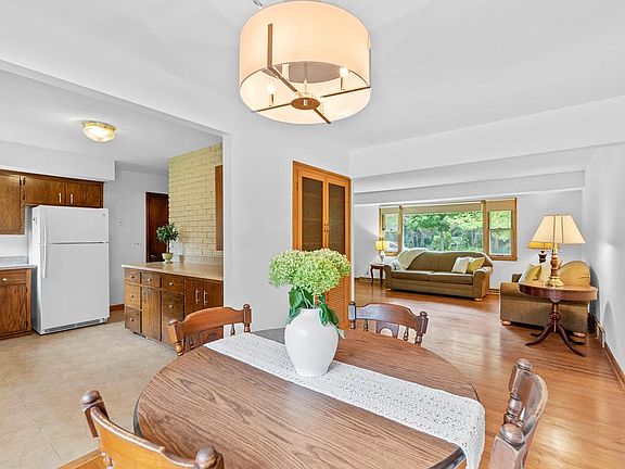 N84W12828 Ronald DRIVE, Menomonee Falls, WI 53051 | MLS #1849821 | Zillow