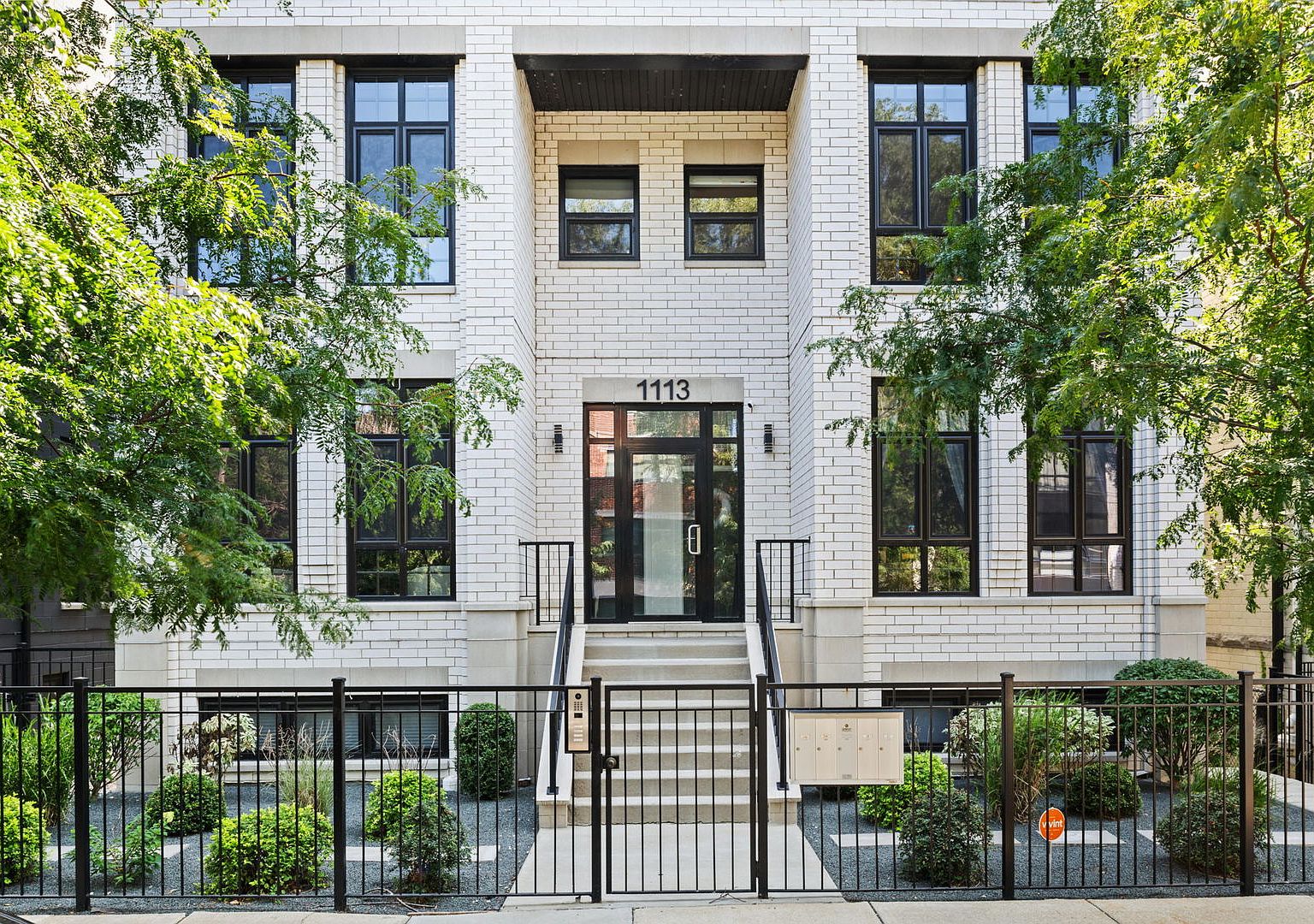 1113 W Chestnut St #1W, Chicago, IL 60642 | Zillow