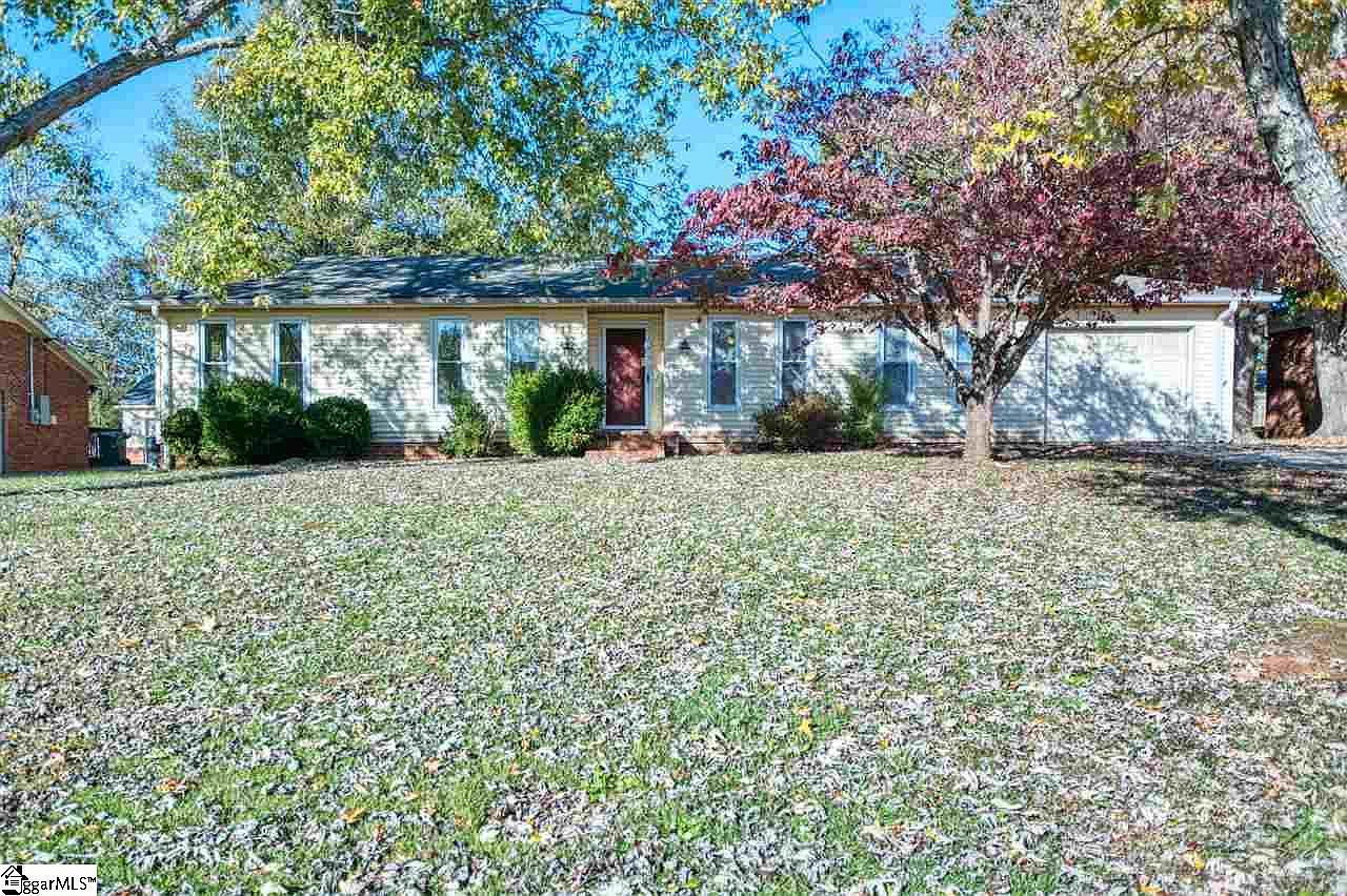 405 Holly Ln, Mauldin, SC 29662 | Zillow