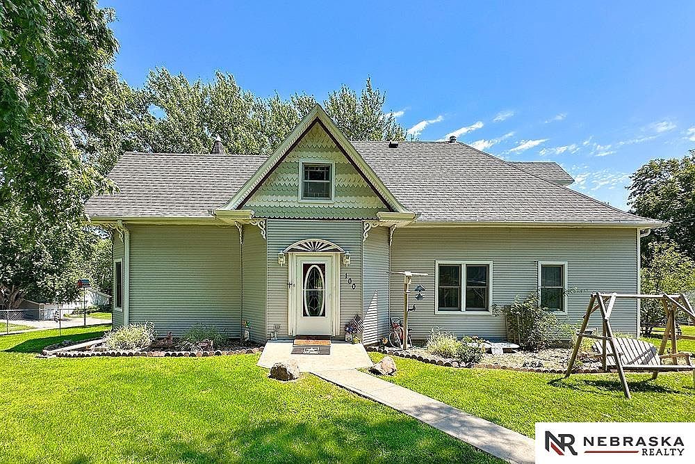 100 S 7th St, Staplehurst, NE 68439 | Zillow