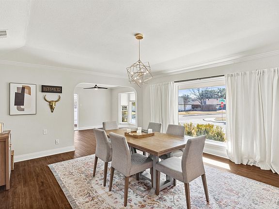 6161 Glennox Ln, Dallas, TX 75214 | Zillow