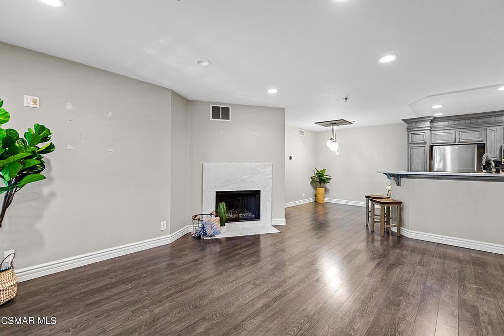 631 Oak Run Trl #TL203, Oak Park, CA 91377 | MLS #225001479 | Zillow