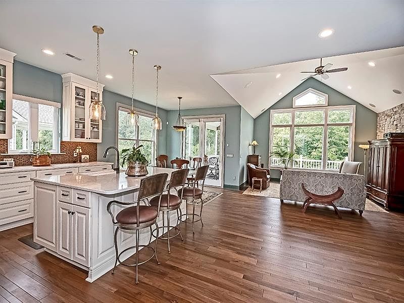 157 Liberty Blvd, Canonsburg, PA 15317 | Zillow