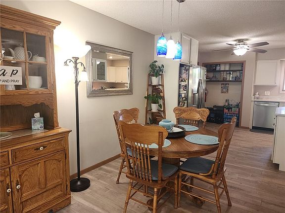 808 Ogden St, Gallatin, MO 64640 | MLS #2453815 | Zillow