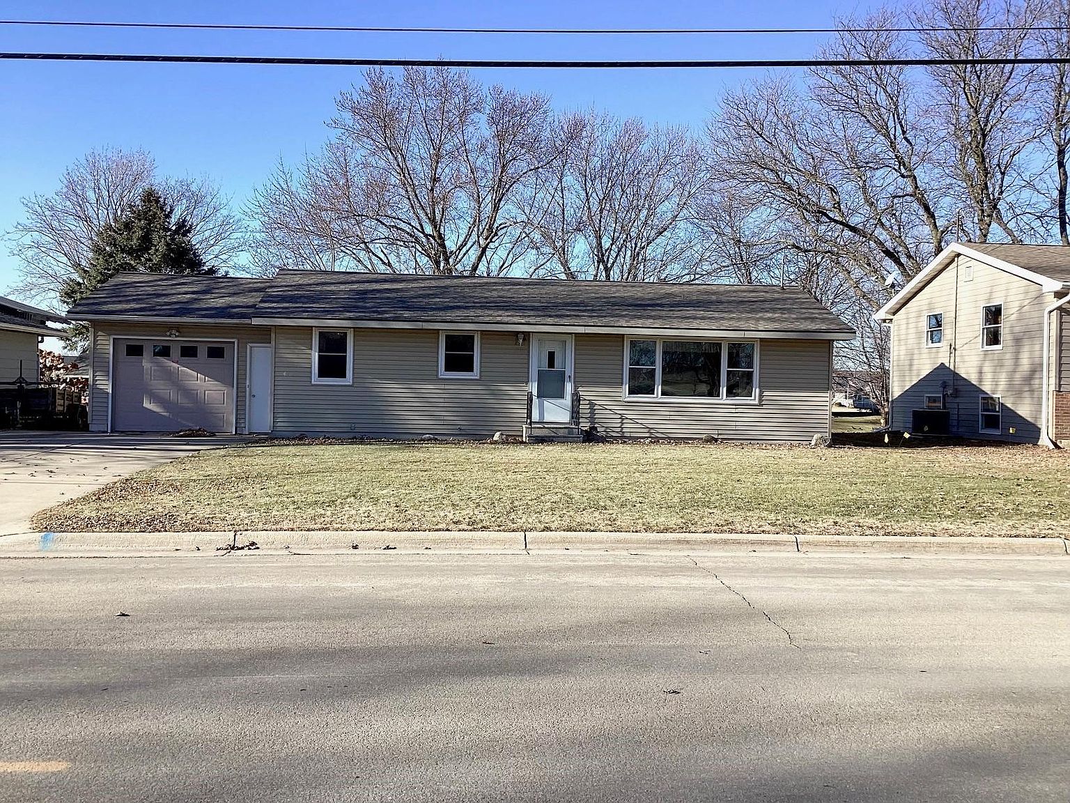 410 Independence Ave, Clarks Grove, MN 56016 | Zillow