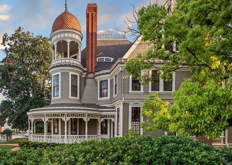 2408-10 1st Ave, San Diego, CA 92101 | Zillow