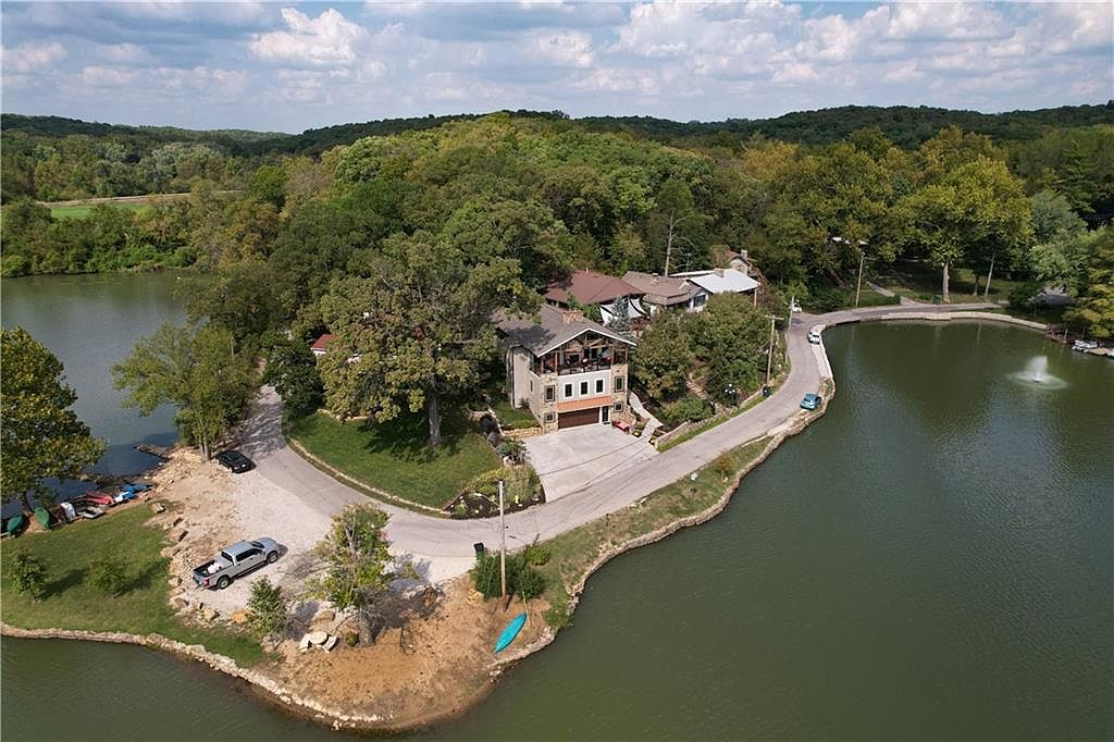 907 Lake Of The Frst, Bonner Springs, KS 66012 | Zillow