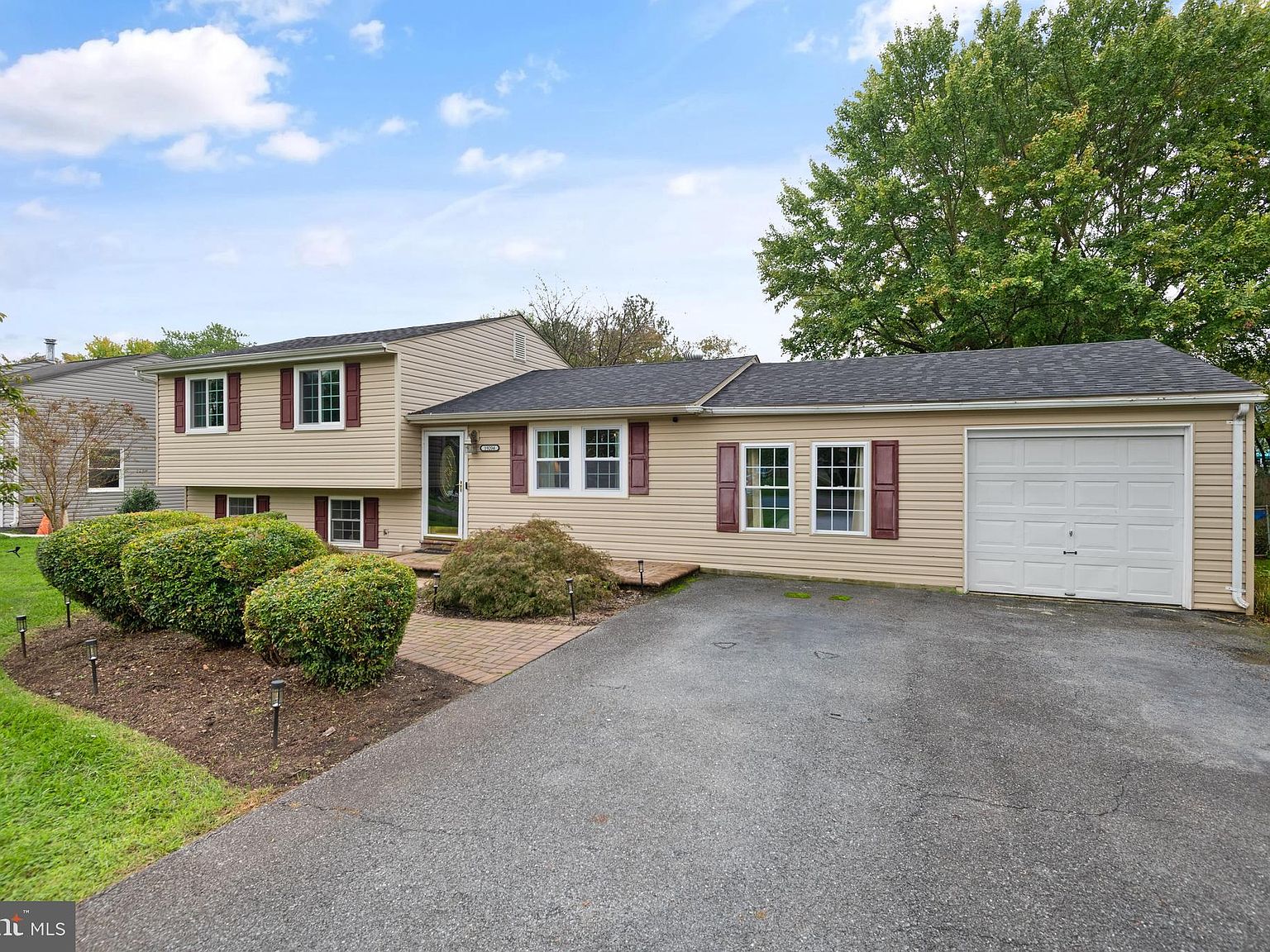 19204 Hempstone Ave, Poolesville, MD 20837 | Zillow