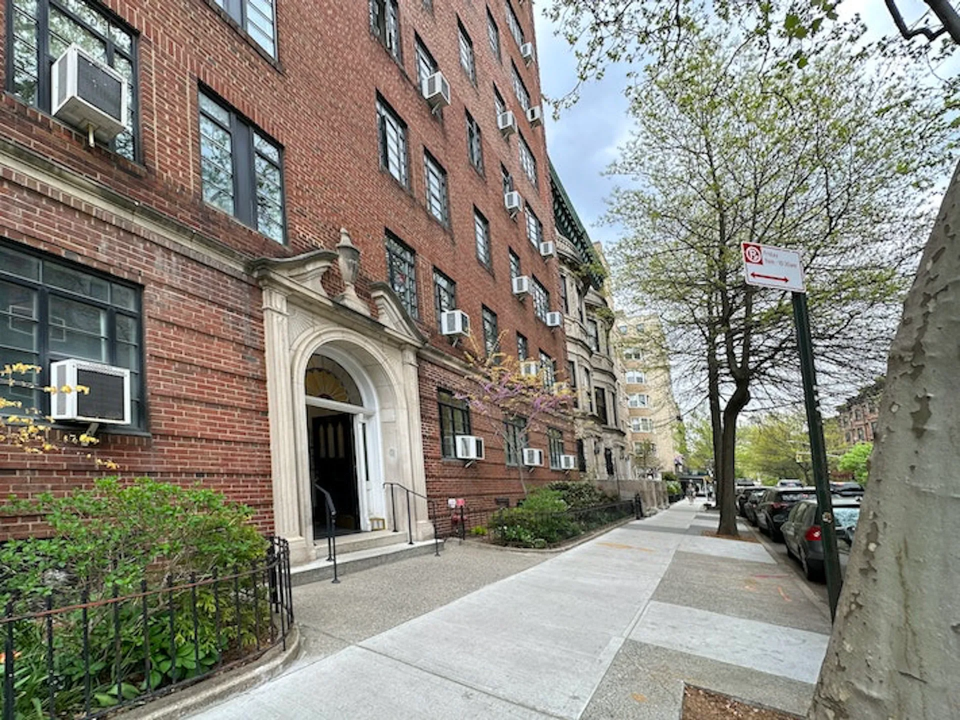 118 8th Avenue #6A in Park Slope, Brooklyn | StreetEasy