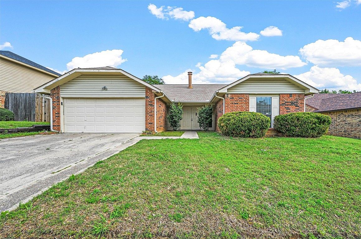 7721 Castillo Rd, Fort Worth, TX 76112 | Zillow