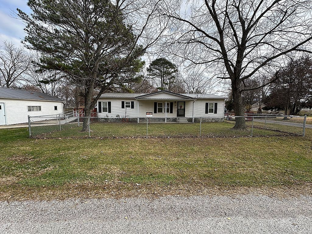 386 N Minnie Ave, Tilden, IL 62292 | Zillow