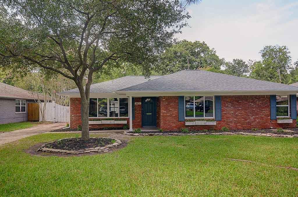 9830 Larston St, Houston, TX 77055 | Zillow